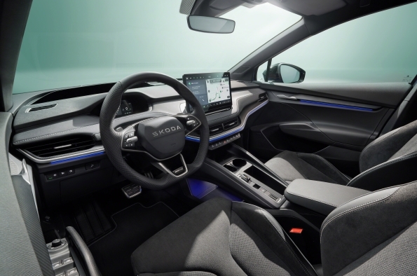 Elroq Sport line Race Blue dashboard